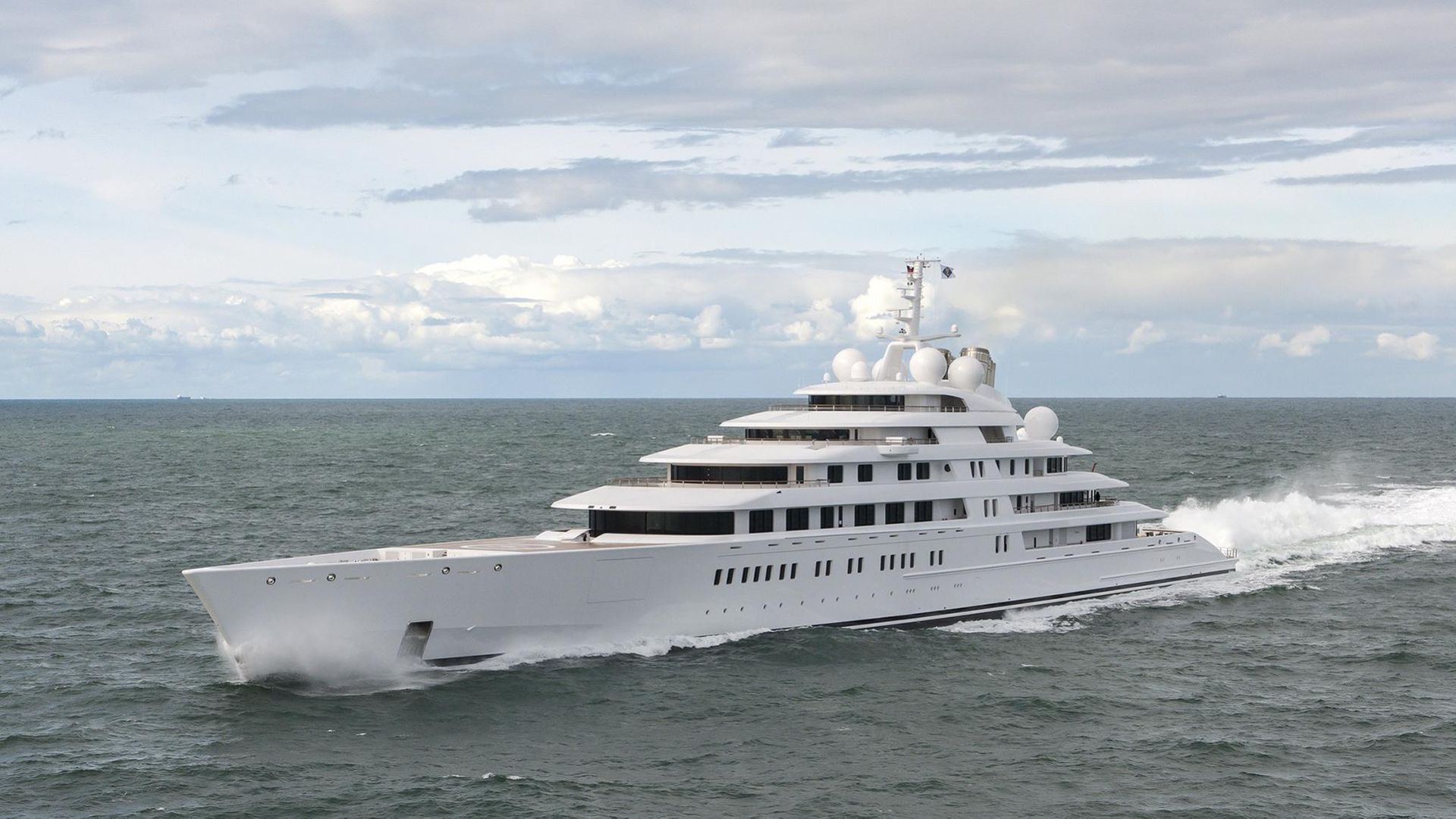 AZZAM yacht (Lurssen, 180.61m, 2013)